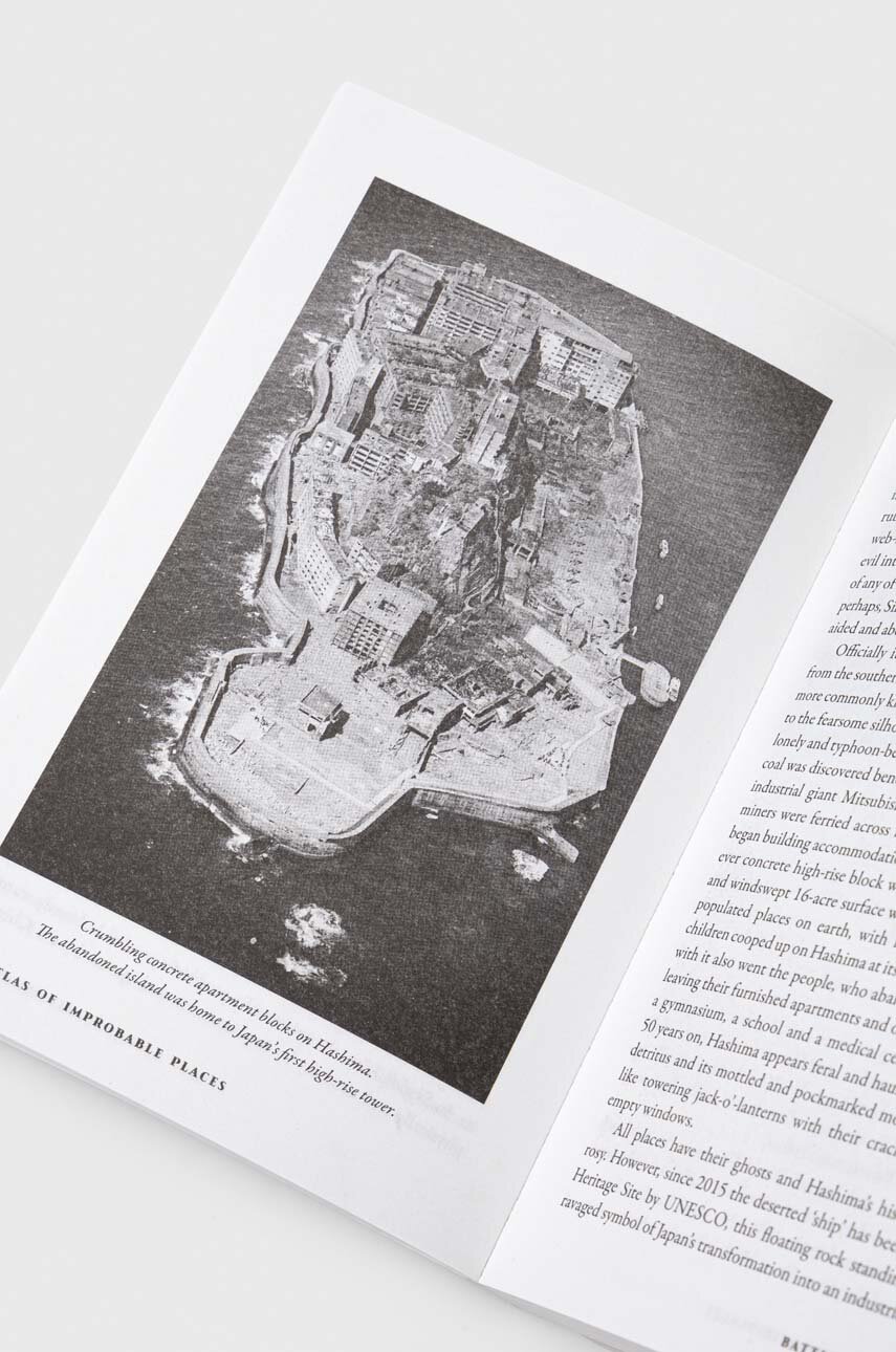 Aurum Press książka Atlas of Improbable Places, Travis Elborough ...