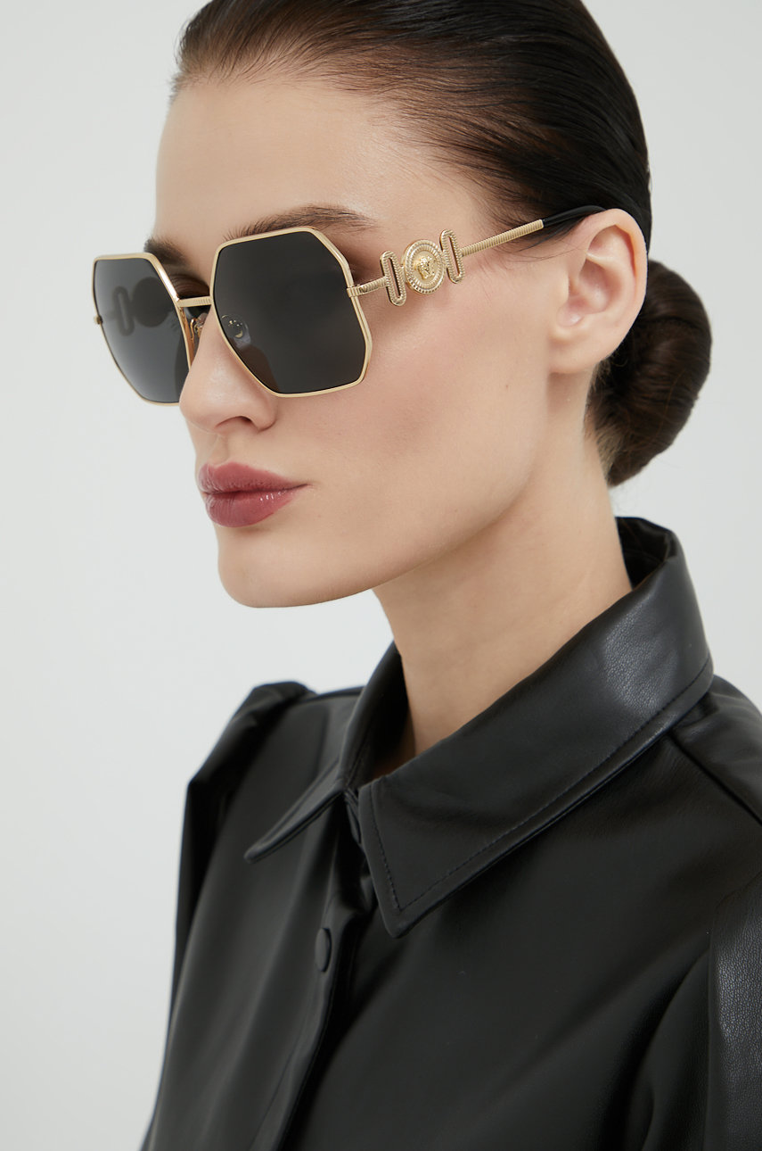 Солнцезащитные очки Versace женские цвет чёрный | ANSWEAR.ua