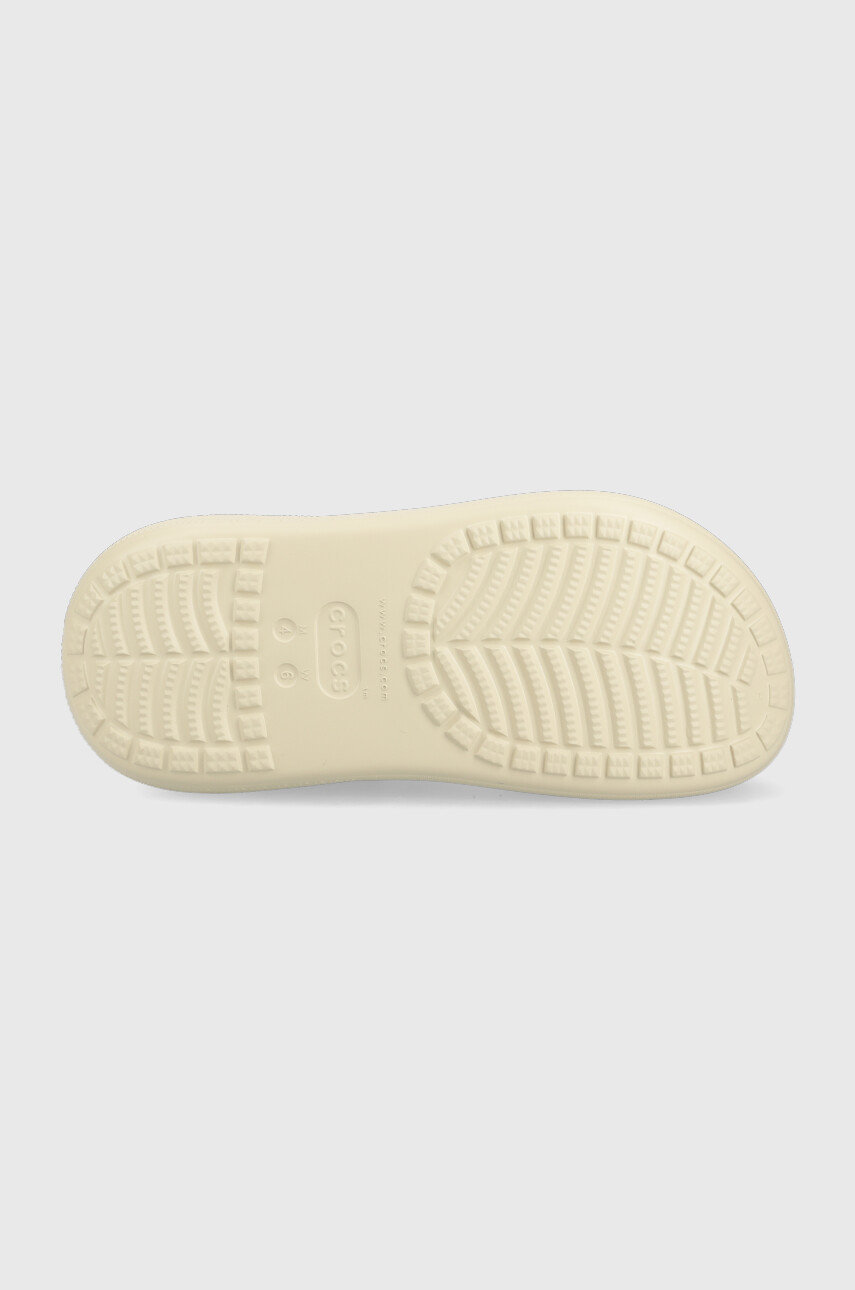 Шлепанцы Crocs Classic Crush Clog женские цвет бежевый на платформе ...