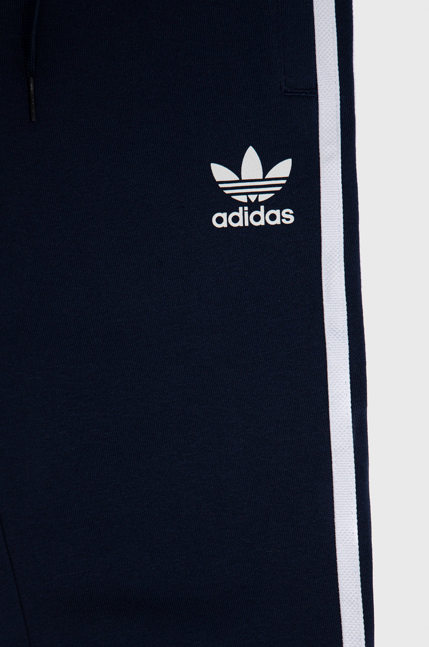 Detské tepláky adidas Originals tmavomodrá farba, s nášivkou | ANSWEAR.sk