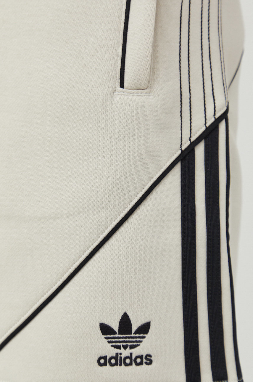 adidas Originals pantaloni scurti barbati, culoarea bej | ANSWEAR.ro