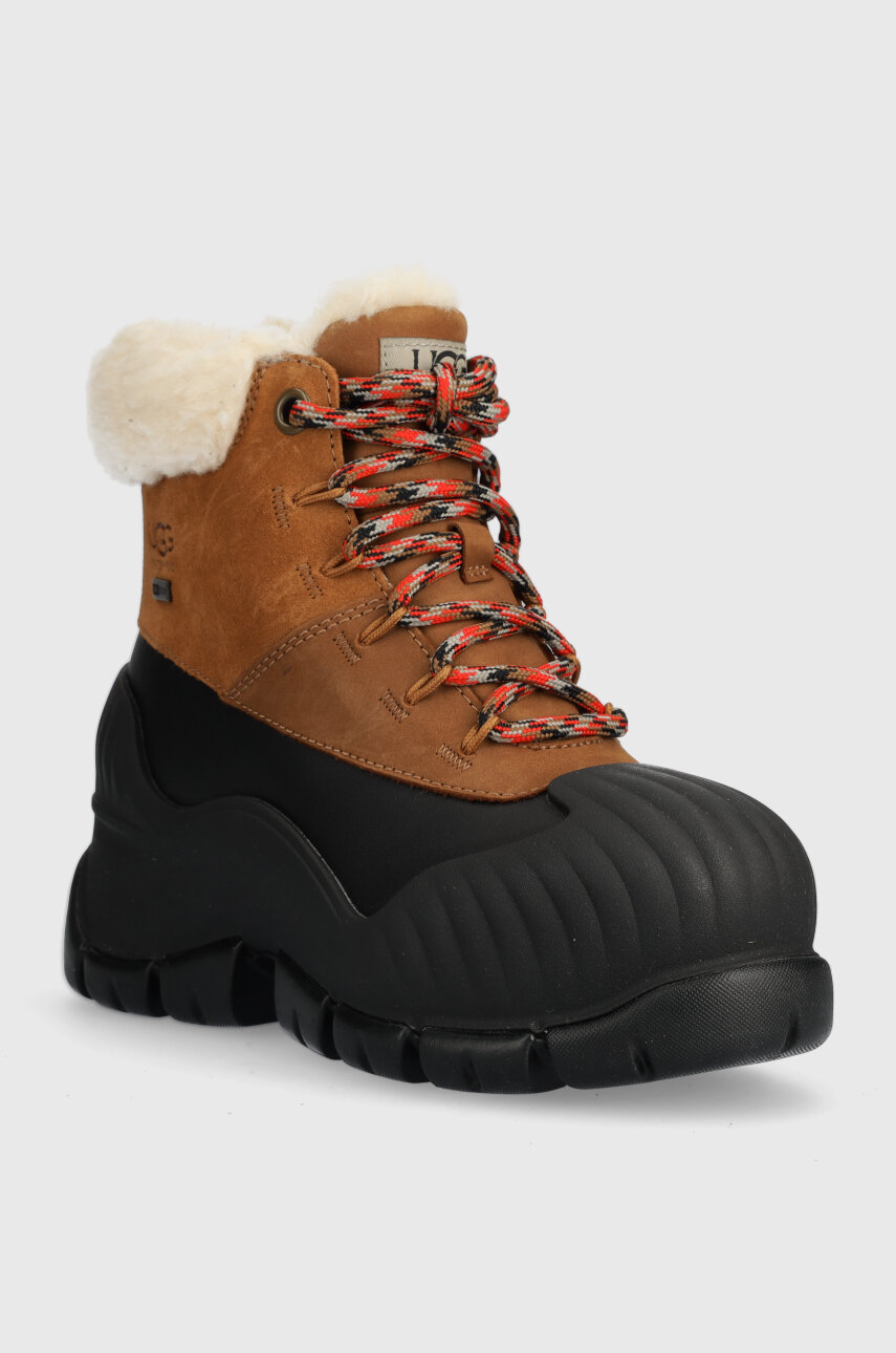 UGG buty Adiroam Hiker kolor brązowy na płaskim obcasie ocieplone ...