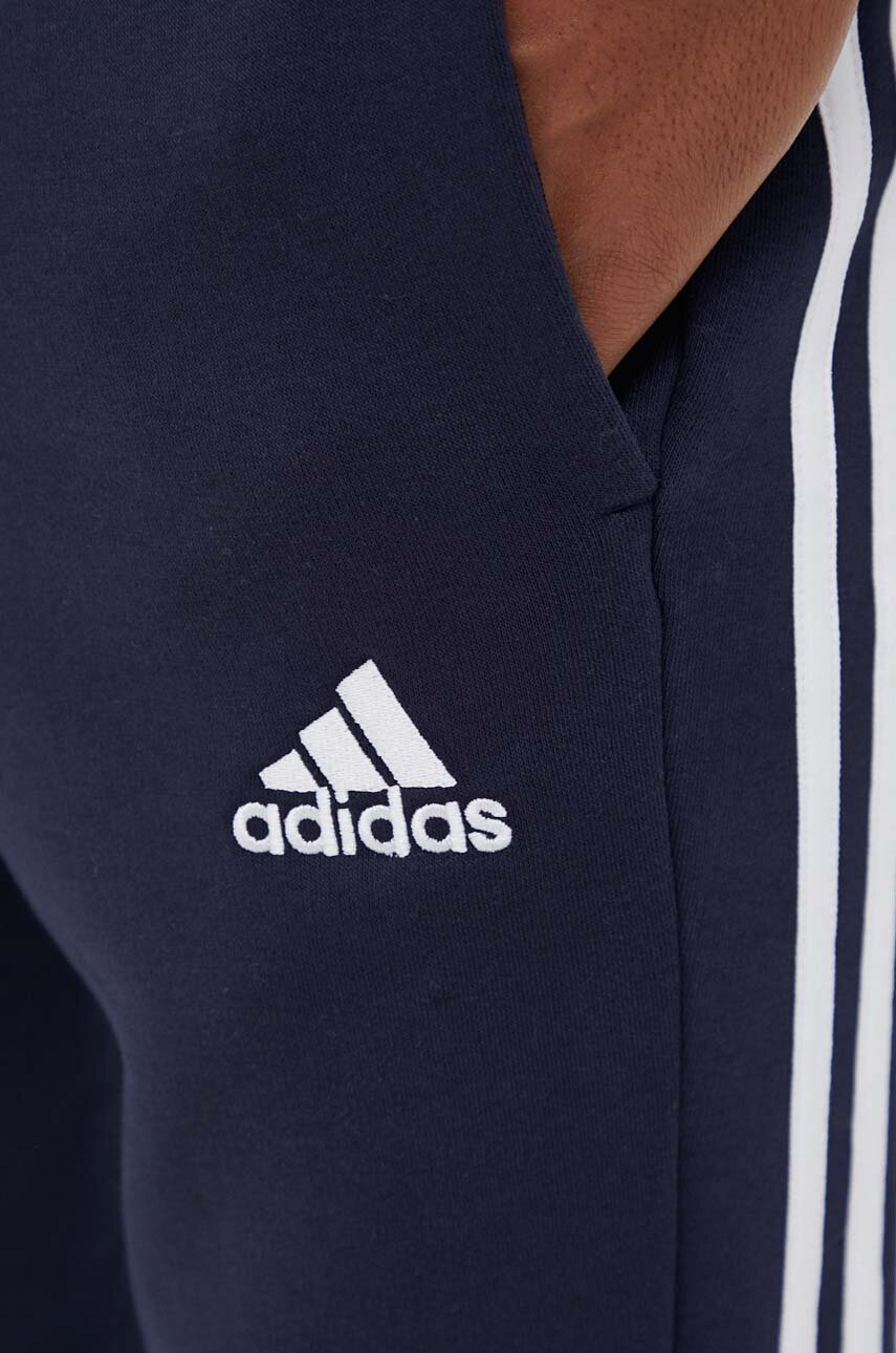 adidas spodnie dresowe Essentials kolor granatowy z aplikacją IJ6493 ...
