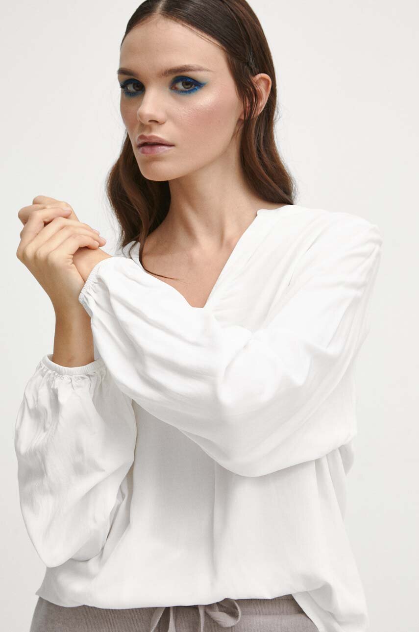 Blúzka dámska hladká béžová farba - MEDICINE