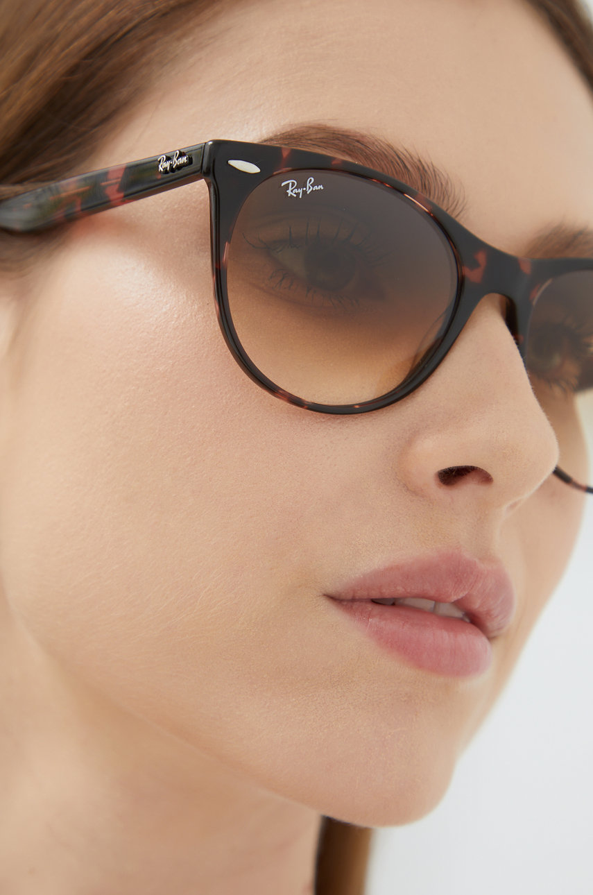 Ray-Ban okulary przeciwsłoneczne WAYFARER II damskie kolor brązowy ...