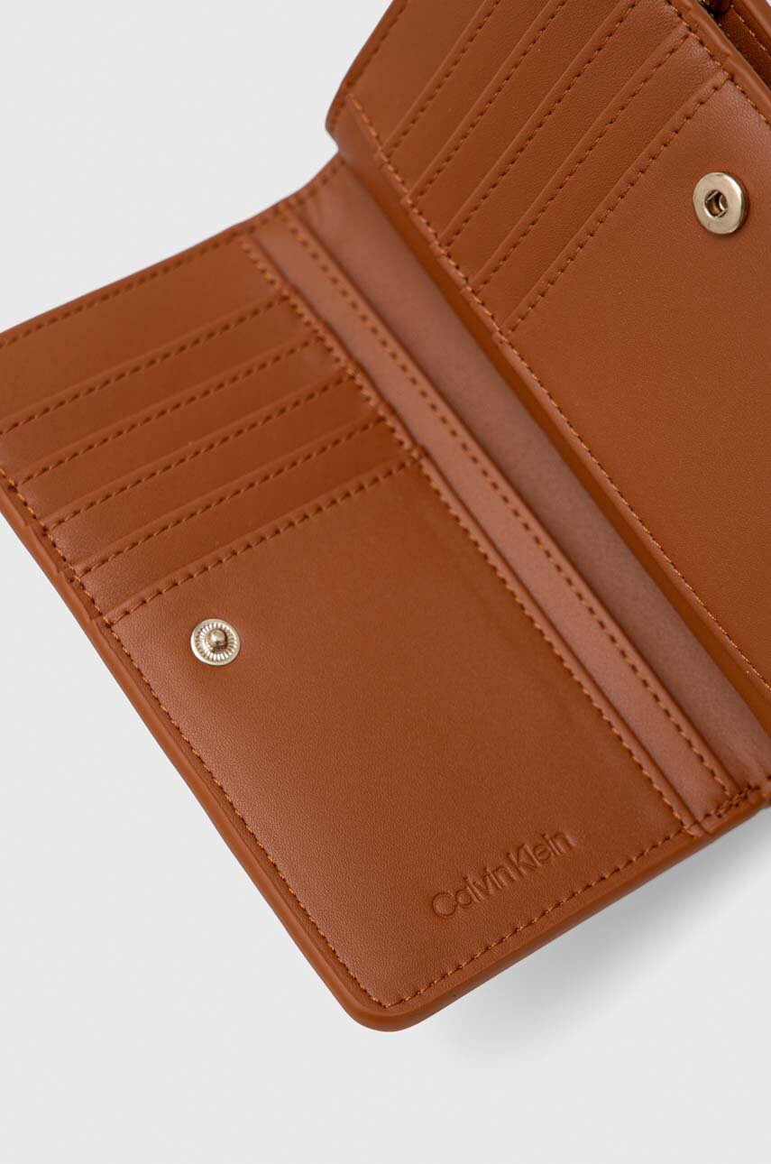 Calvin Klein portfel damski kolor brązowy | Answear.com