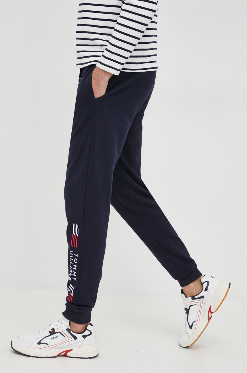 Спортивные штаны Tommy Hilfiger мужские цвет синий с принтом | ANSWEAR.ua