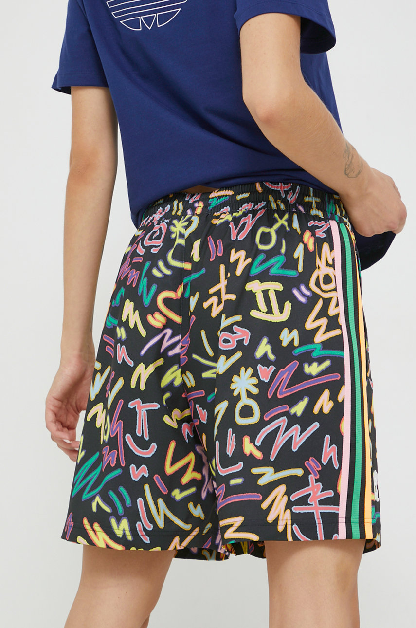 Шорти adidas Originals Pride HC3087 візерунок | ANSWEAR.ua