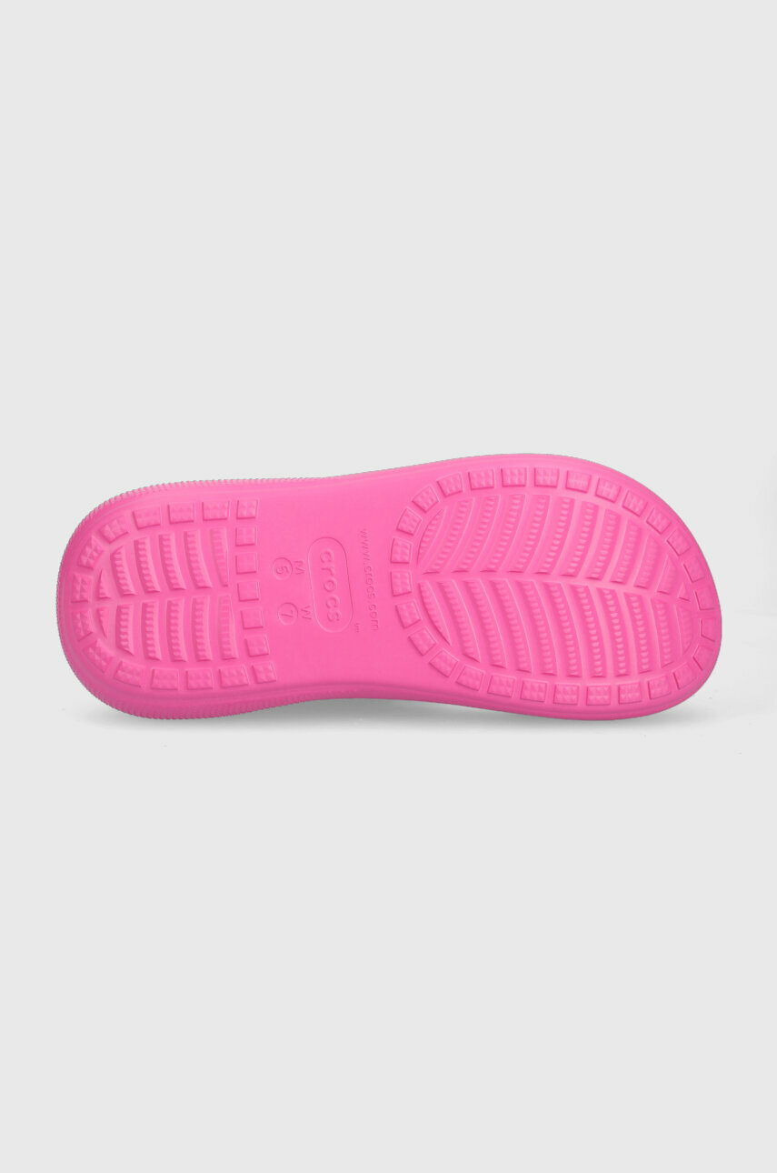 Crocs klapki Classic Crush Sandal damskie kolor różowy na platformie ...