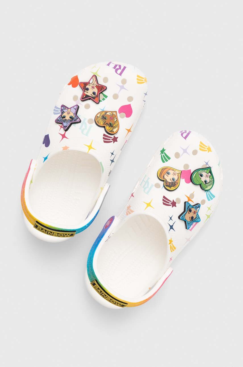 Detské šľapky Crocs CLASSIC RAINBOW HIGH biela farba | ANSWEAR.sk