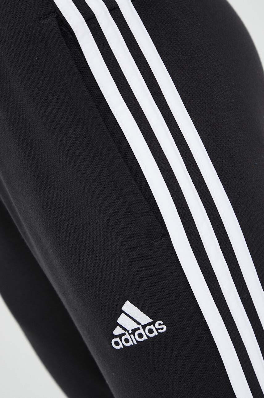 adidas spodnie dresowe Essentials kolor czarny z aplikacją IC8770 ...