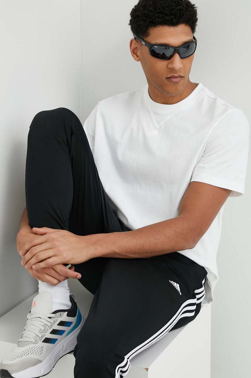 adidas t-shirt bawełniany kolor biały z aplikacją IC9788 | Answear.com