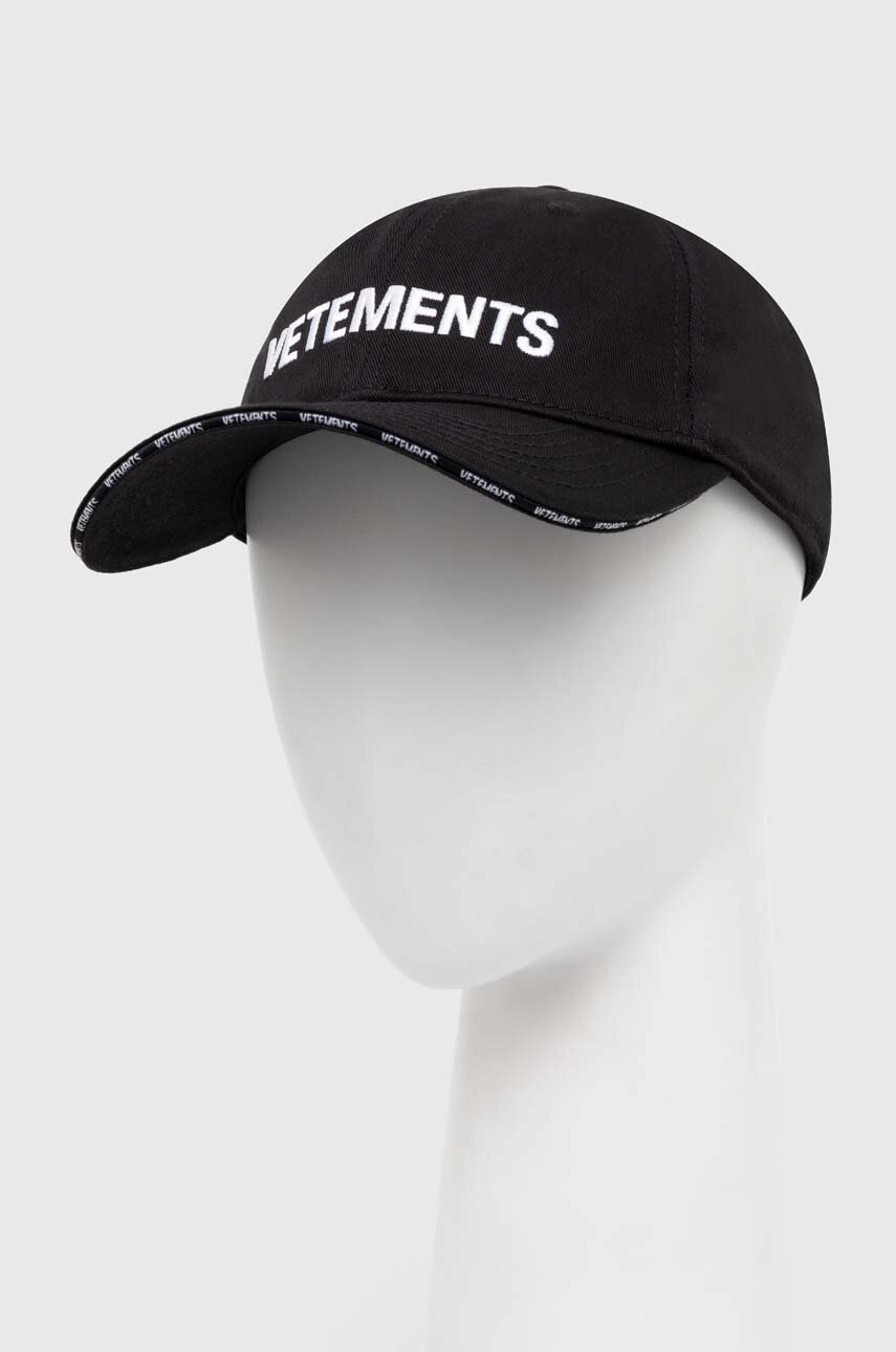 VETEMENTS cotton baseball cap Iconic Logo Cap black color UE64CA100B at ...