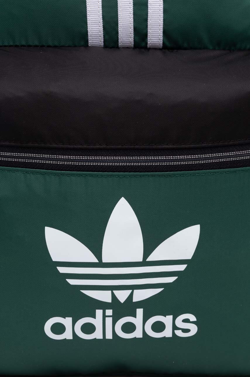 adidas Originals plecak kolor zielony duży z nadrukiem IS4560 | Answear.com