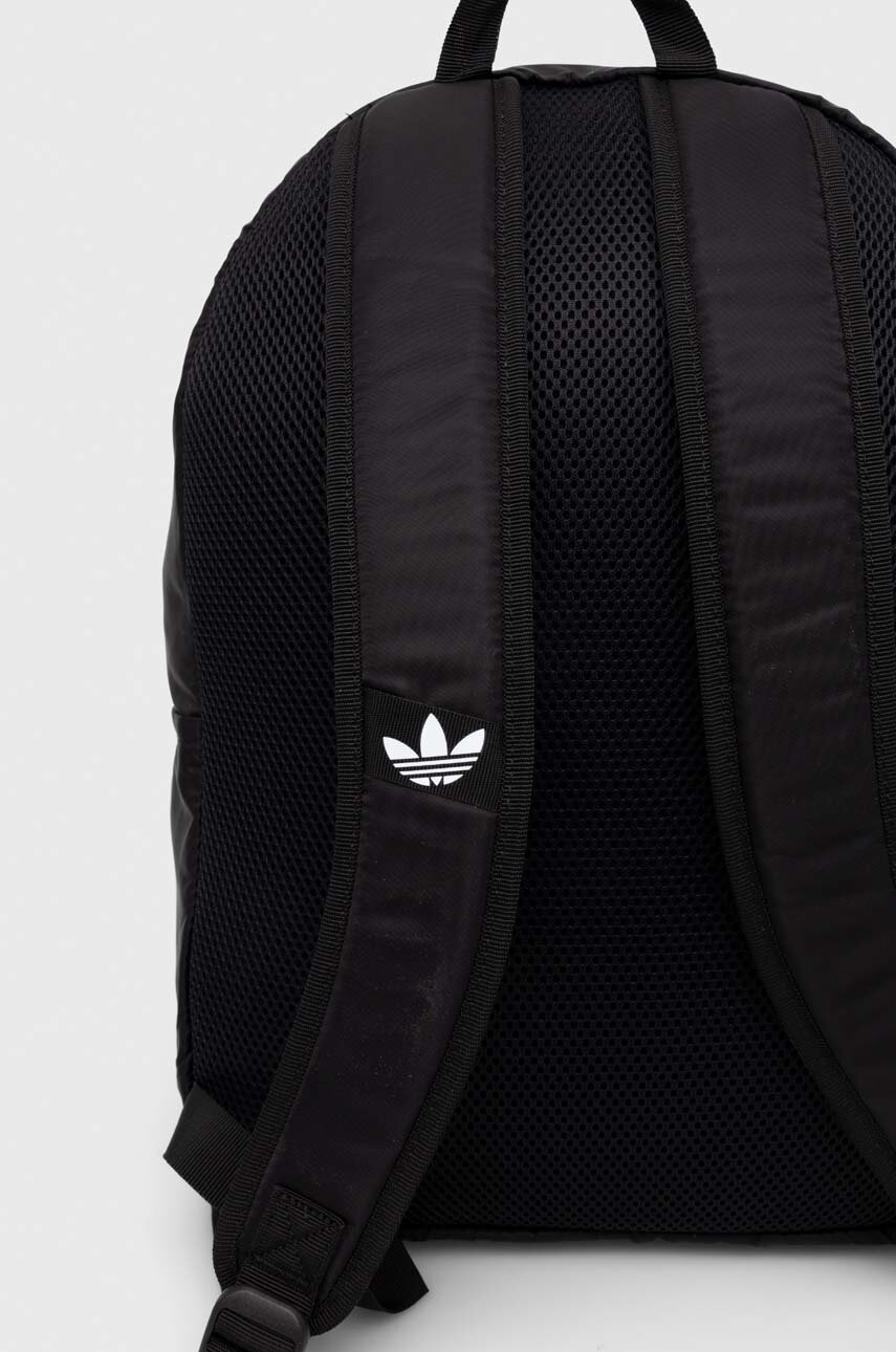 adidas Originals plecak kolor czerwony duży wzorzysty IS4561 | Answear.com