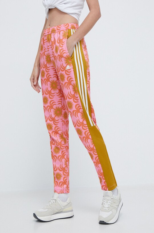 adidas spodnie dresowe x FARM Rio kolor różowy wzorzyste IQ4493 ...