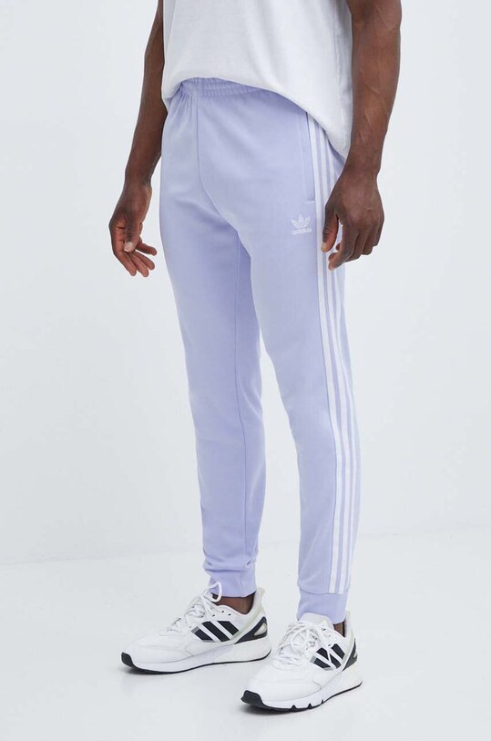 adidas Originals melegítőnadrág lila, nyomott mintás, IR9879 | ANSWEAR.hu