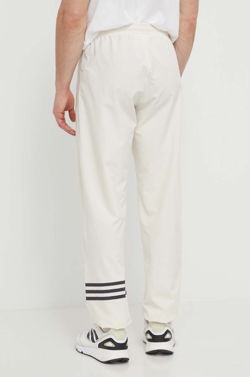 Спортивні штани adidas Originals колір бежевий з аплікацією | ANSWEAR.ua