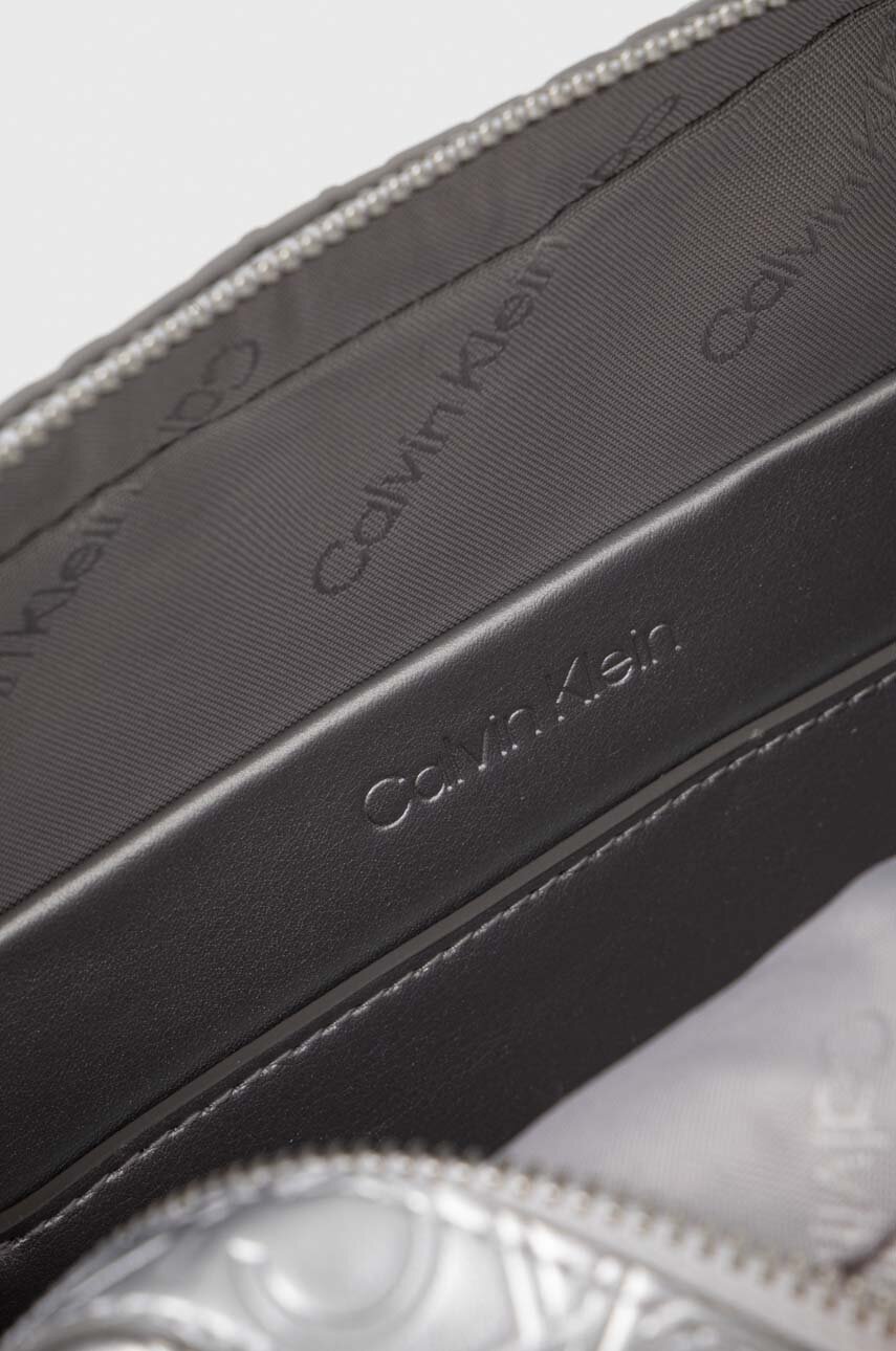 Torba Calvin Klein boja: srebrna | ANSWEAR.hr