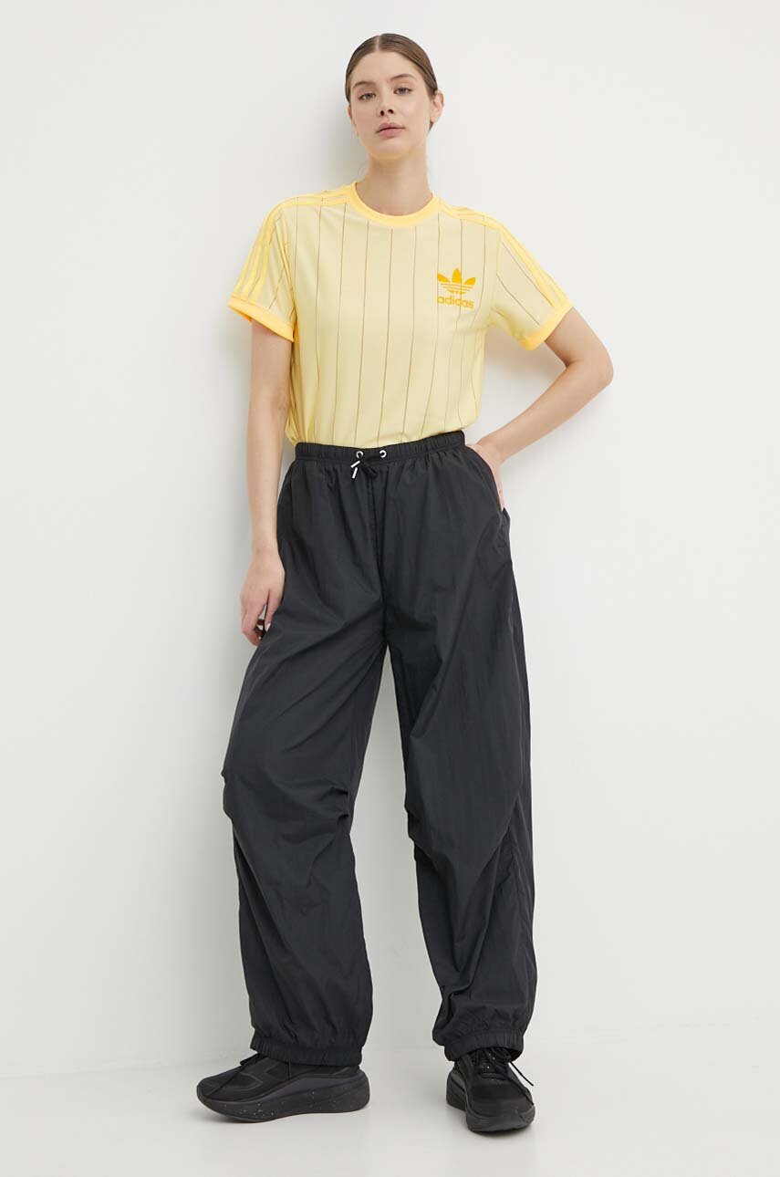 adidas Originals t-shirt damski kolor żółty IT9869 | Answear.com