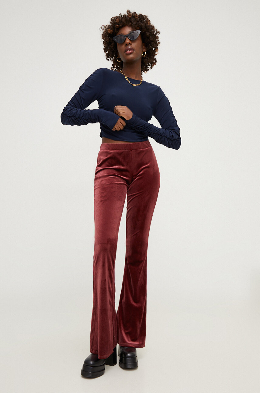 Answear Lab spodnie damskie kolor bordowy dzwony high waist | Answear.com