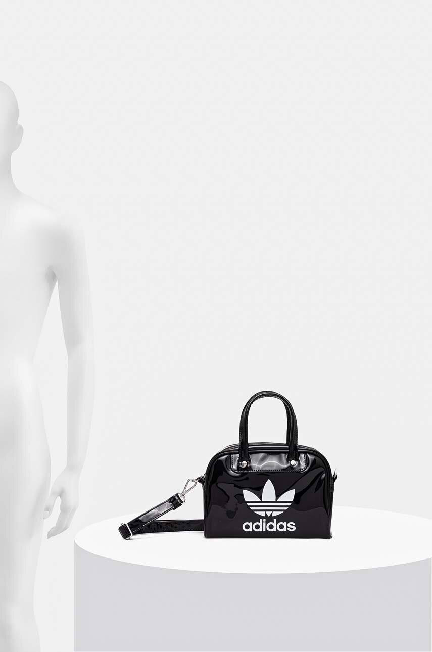 Чанта adidas Originals Adicolor в черно IX7498 | ANSWEAR.bg
