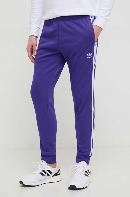 adidas Originals melegítőnadrág lila, nyomott mintás, IR9877 | ANSWEAR.hu